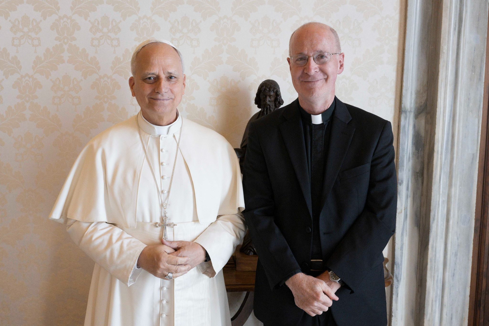 JESUIT ADVOCATE OF THE LGBTQ+ VISITS THE POPE WHO BLAMES “THE PANDEMIC ...